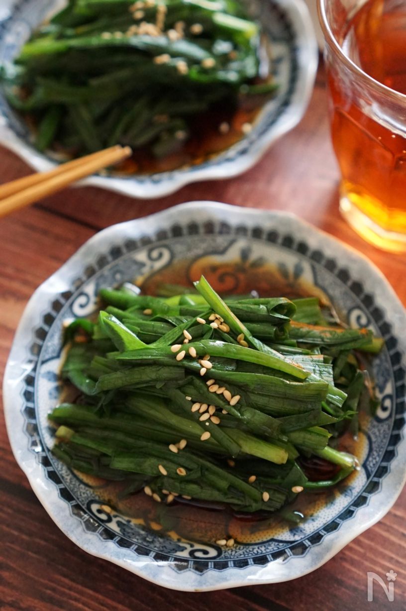 ニラを使った人気レシピ50選♪簡単なのに絶品！子ども向け～変わり種まで – Onnela[オンネラ]｜暮らしに『楽』を、家族にワクワクを。