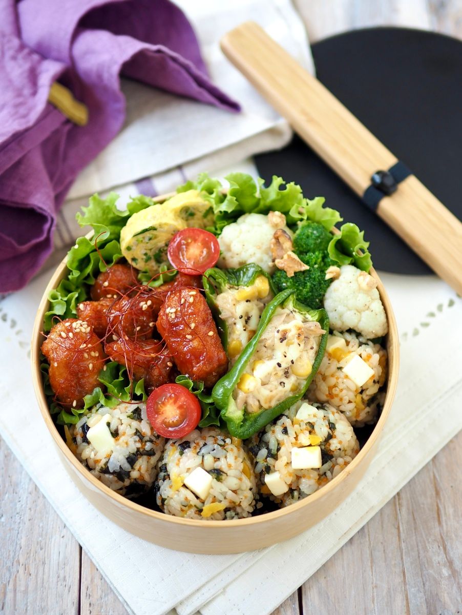 ヤンニョムチキンとチュモッパの低糖質弁当 | レシピサイトNadia