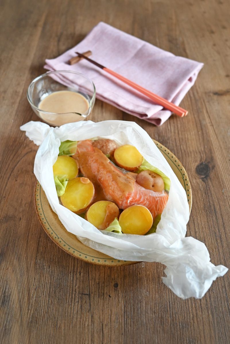 じゃがいもとキャベツと鮭の蒸し焼き | レシピサイトNadia