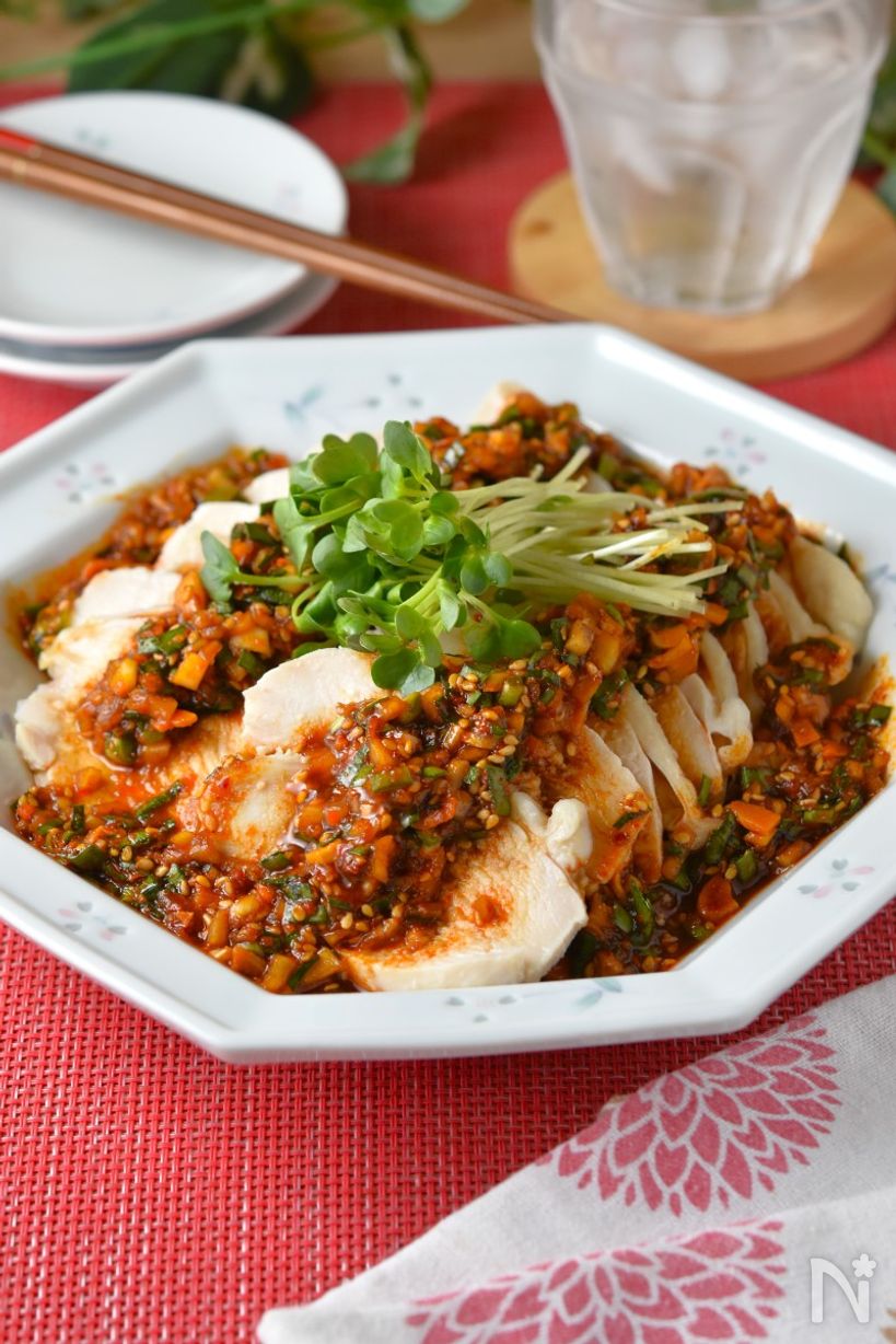 ニラを使った人気レシピ50選♪簡単なのに絶品！子ども向け～変わり種まで – Onnela[オンネラ]｜暮らしに『楽』を、家族にワクワクを。