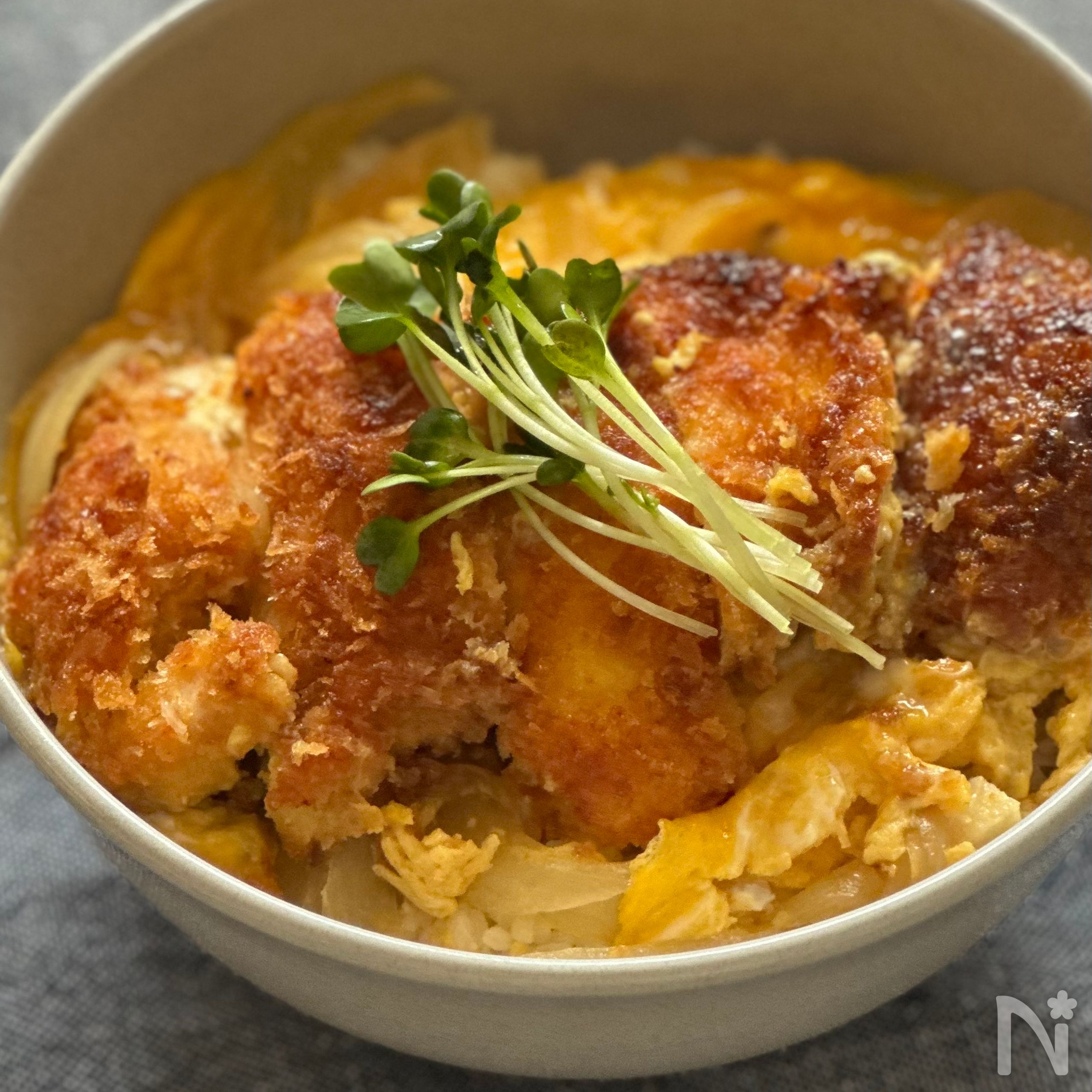 【鶏むね肉で節約ヘルシー】旦那マン大絶賛♡チキンかつ丼 | レシピサイトNadia