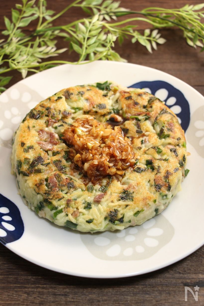 ニラを使った人気レシピ50選♪簡単なのに絶品！子ども向け～変わり種まで – Onnela[オンネラ]｜暮らしに『楽』を、家族にワクワクを。