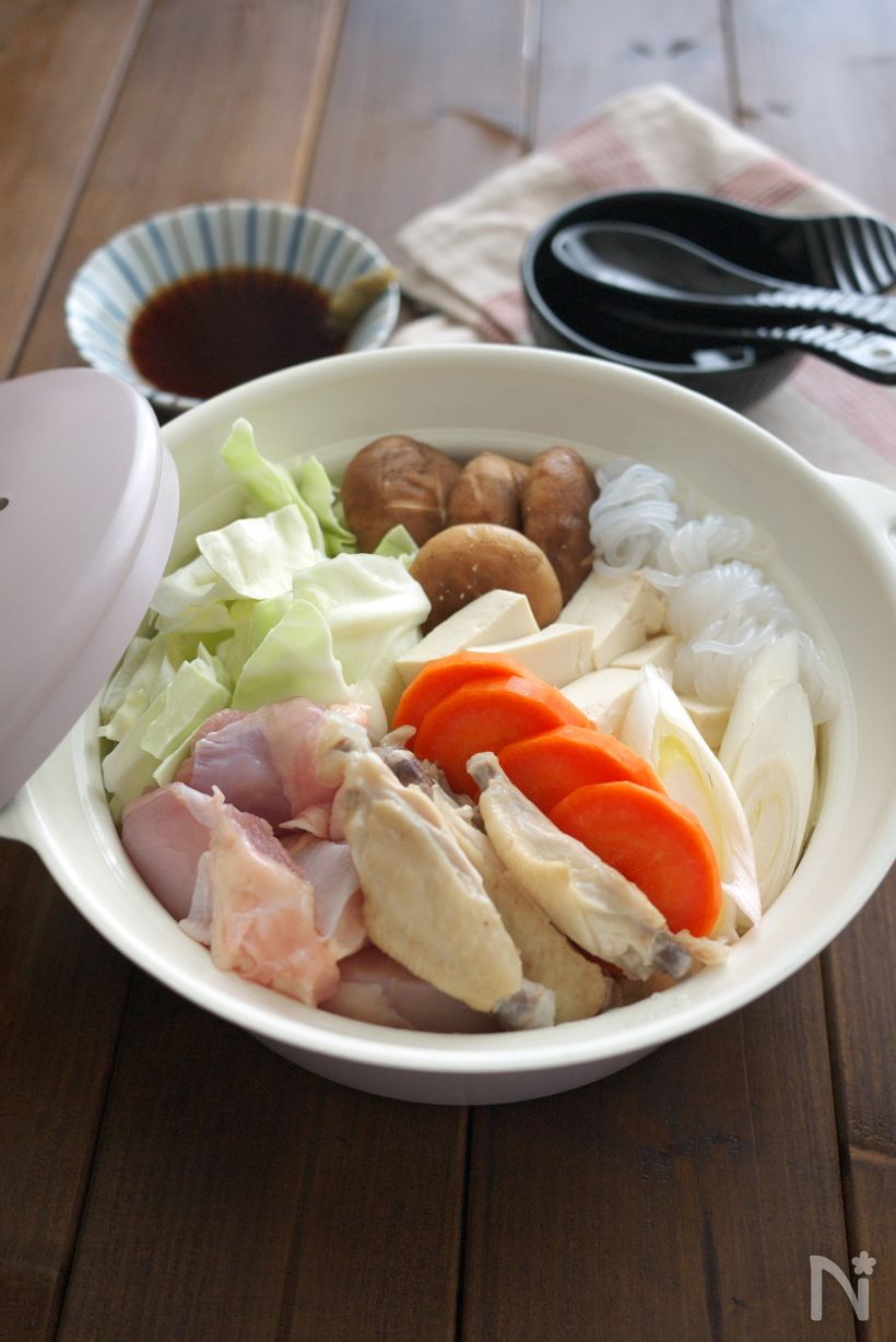 【絶品】鶏肉を使った鍋レシピ25選！おすすめ具材・超簡単レシピも紹介 – Onnela[オンネラ]｜暮らしに『楽』を、家族にワクワクを。