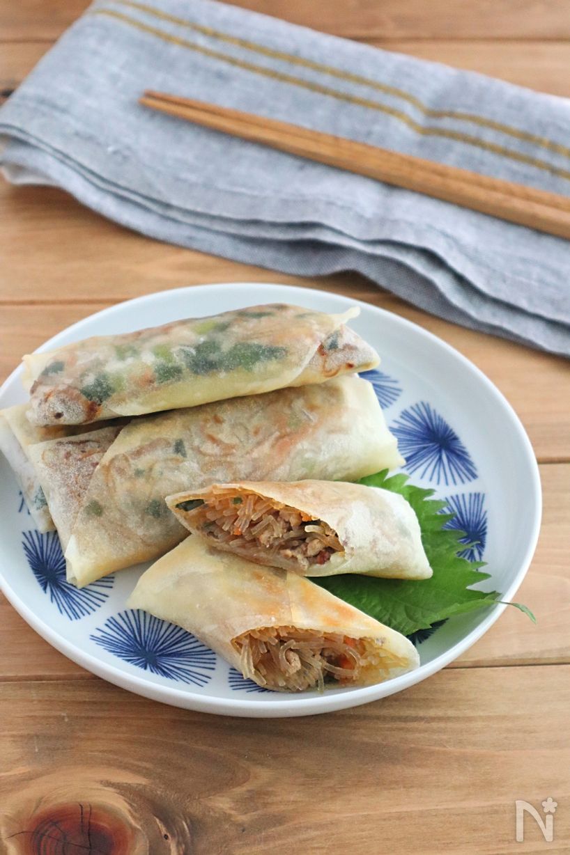 ニラを使った人気レシピ50選♪簡単なのに絶品！子ども向け～変わり種まで – Onnela[オンネラ]｜暮らしに『楽』を、家族にワクワクを。