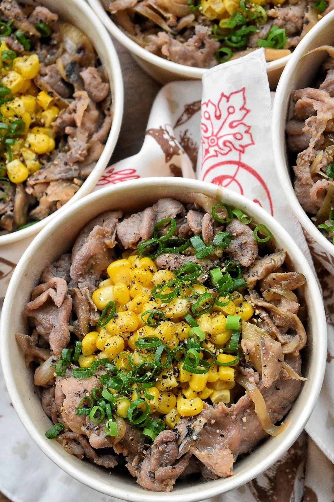 【豚こまdeペッパーランチ風】激うま！朝10分で作るお弁当 | レシピサイトNadia